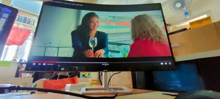 Philips 328E9Q Curved LED Monitor Review • Tech Patrol