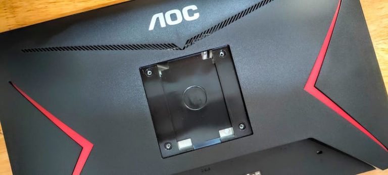 AOC 24G2E Monitor Review • Tech Patrol
